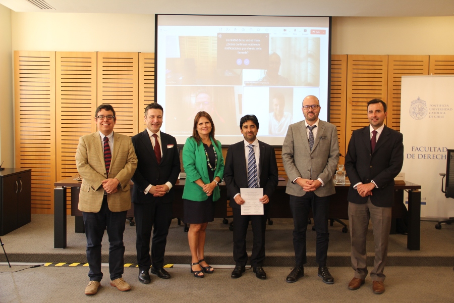 Doctorando Carlos Alarcón aprobó con distinción máxima su defensa de tesis